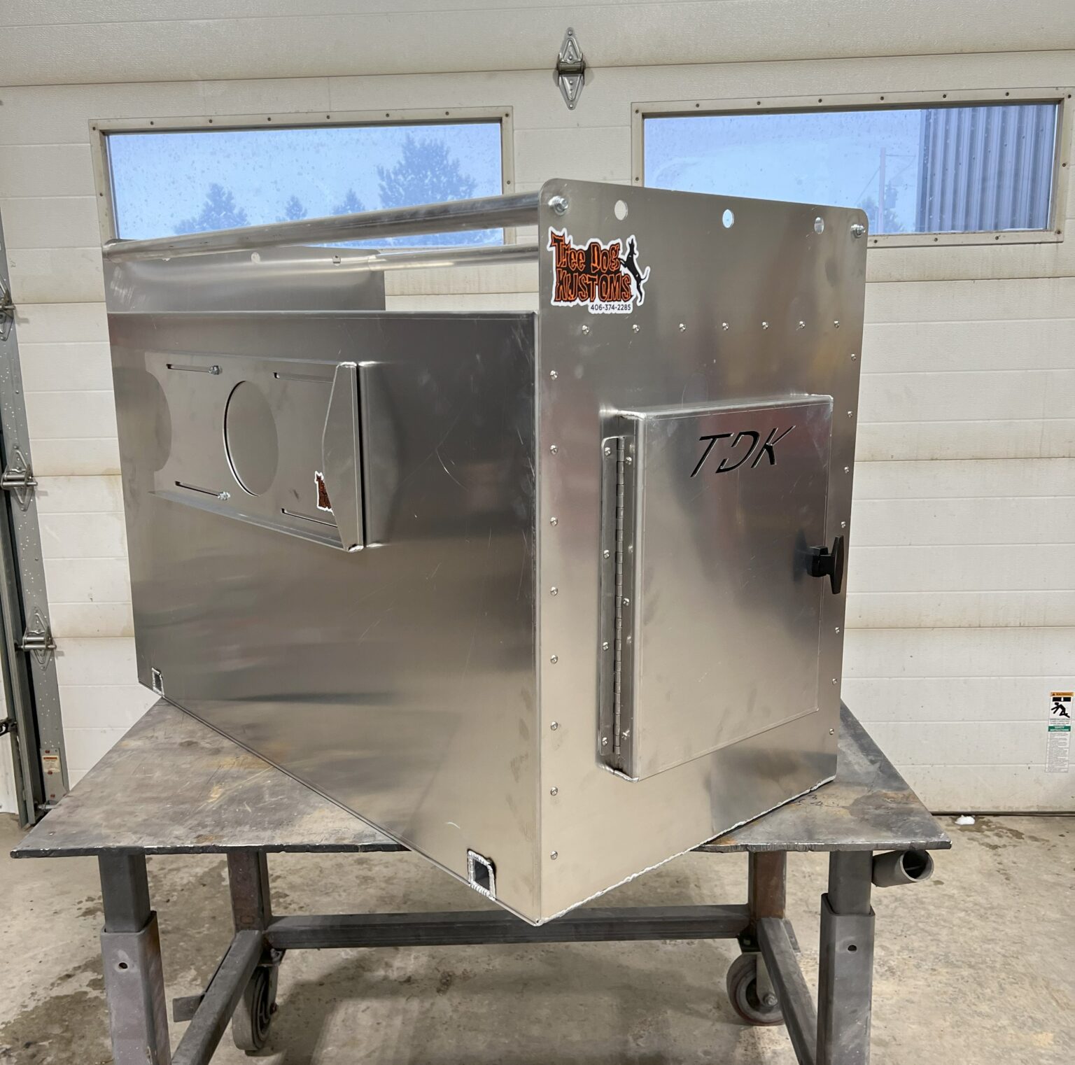 Dog Boxes from Tree Dog Kustoms